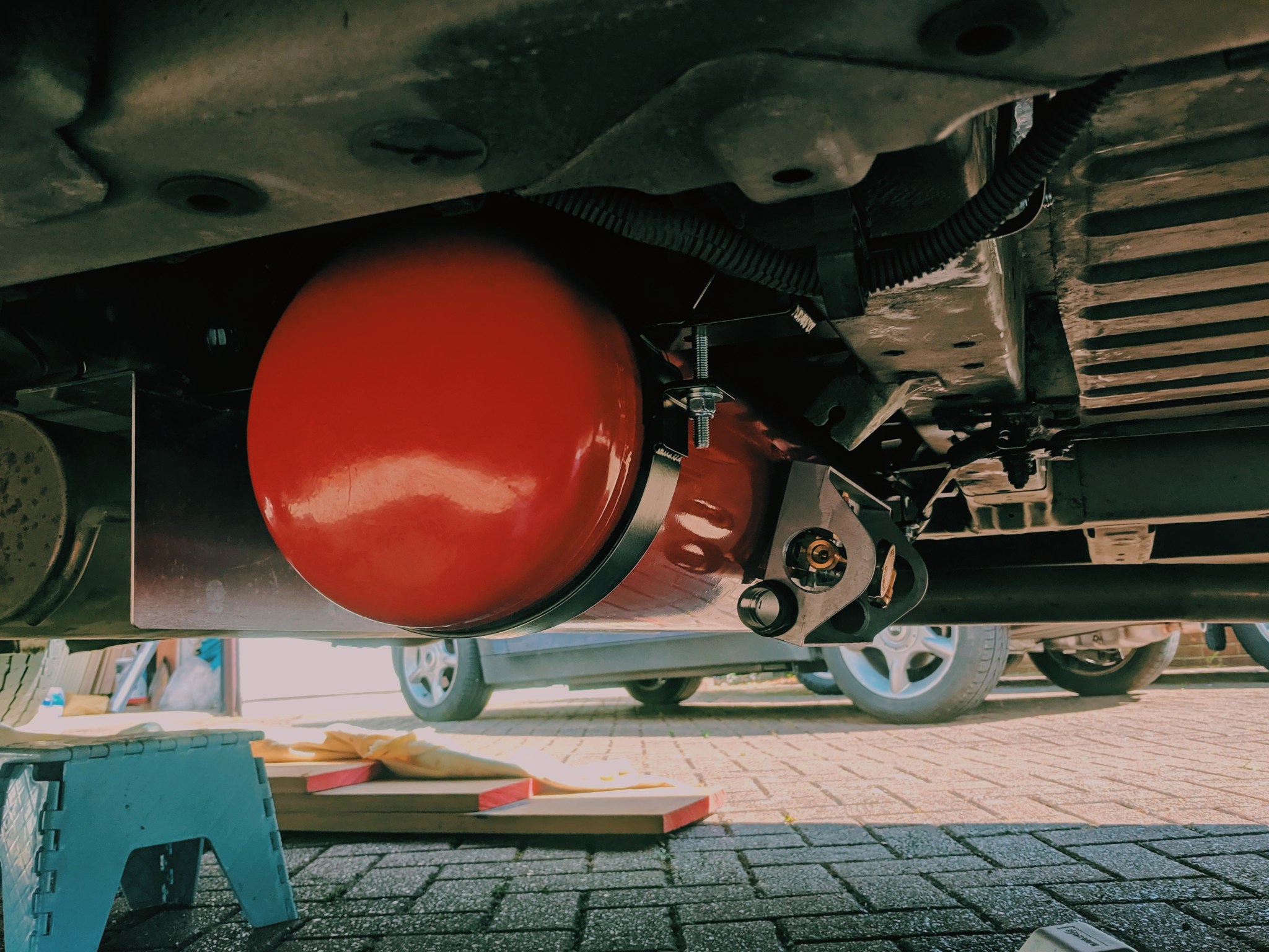 Fitting an underslung LPG tank to our camper conversion